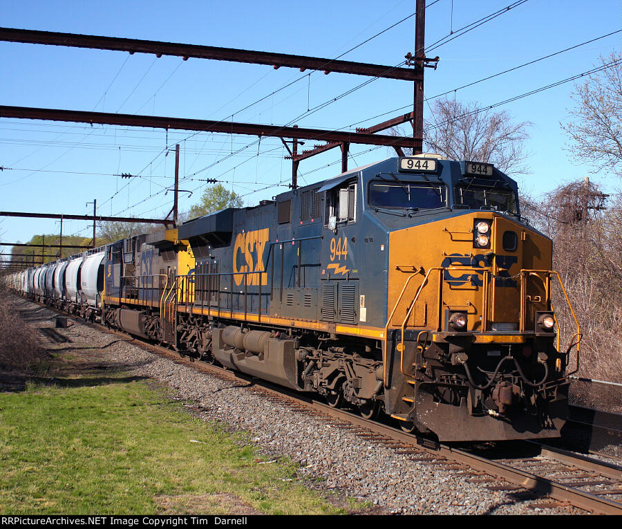 CSX 944, 460 on Q438